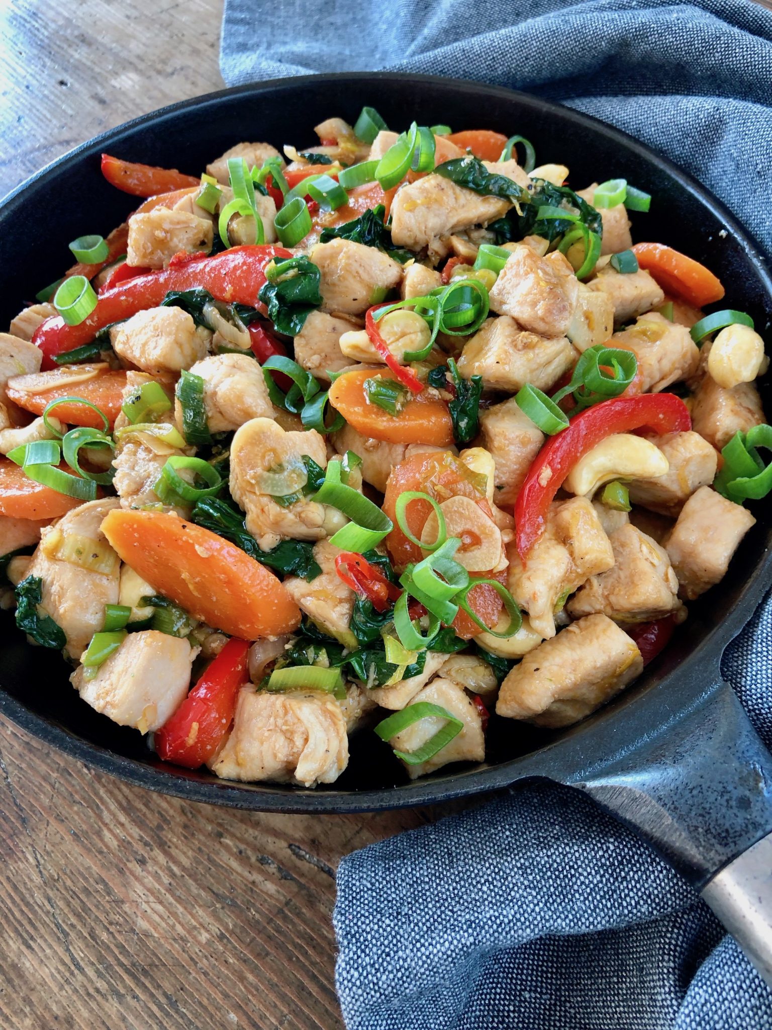 Kycklingwok - Enkel, nyttig och god middag från Paleoskafferiet!